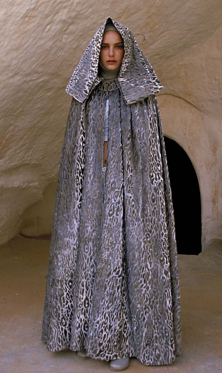 Galactic Style Guide – Capes and Cloaks II – Living History in the Star ...