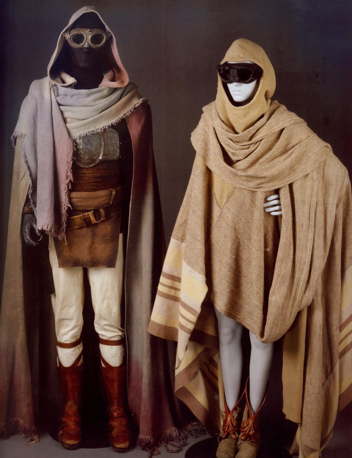 Galactic Style Guide – Capes and Cloaks I – Living History in the Star ...