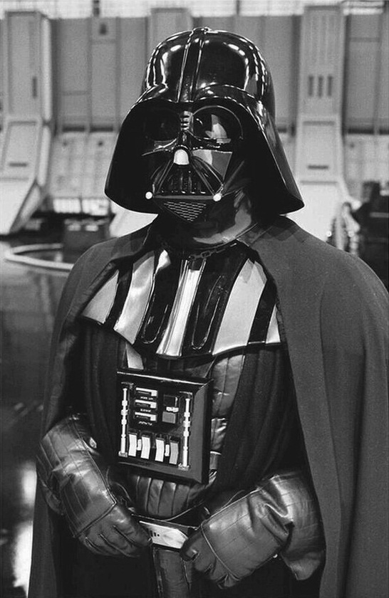 Galactic Style Guide – Capes and Cloaks I – Living History in the Star ...